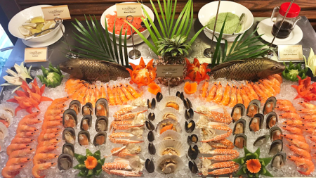 9 Best Seafood Buffets SG: From Lobsters To Oysters